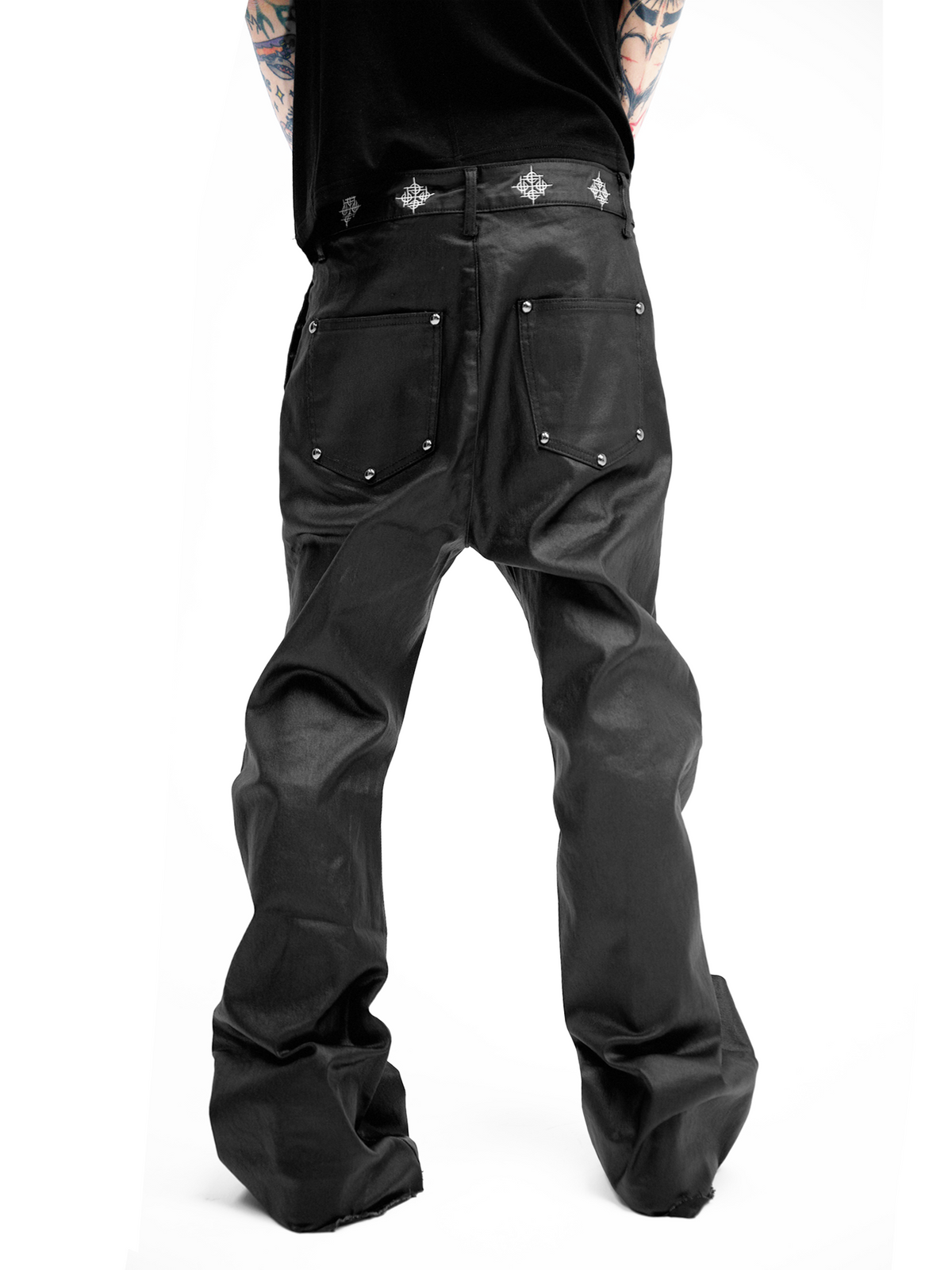 Obsidian Flux Waxed Wide Jeans by DETW | Chiclara