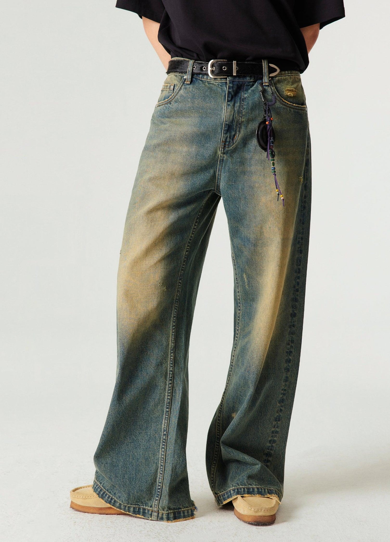 Retro-Inspired Wide Leg Denim Jeans by SIMPLE PROJECT | Chiclara